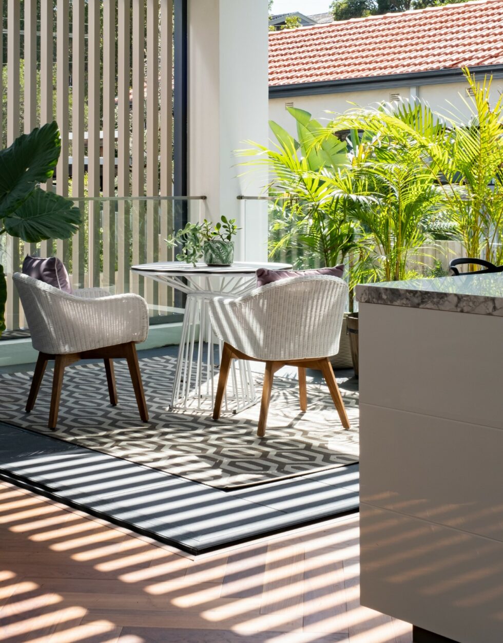 Dusk Rose Bay | Clutch